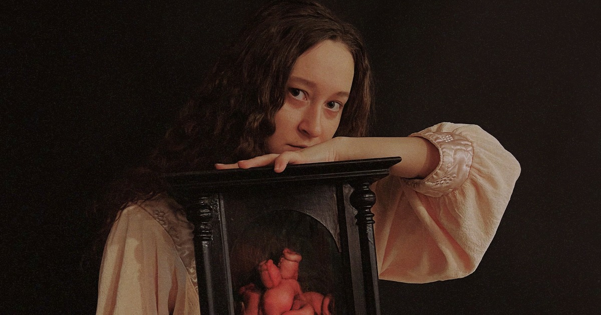 Alisa Gorshenina Heart-shaped box